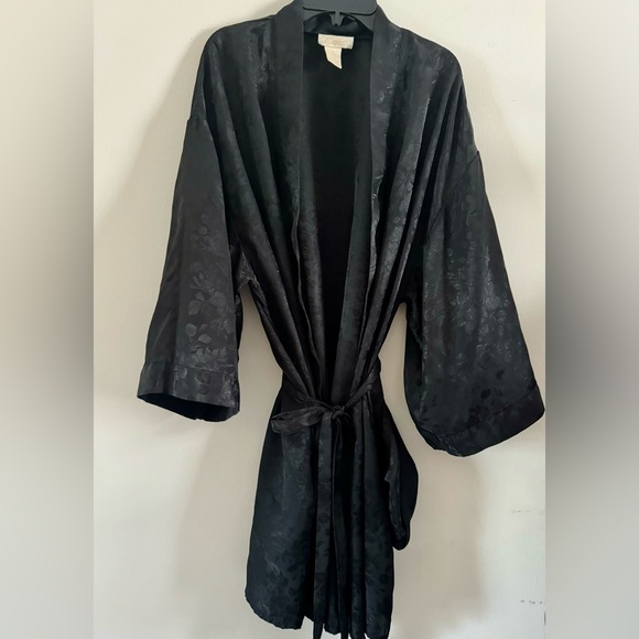 Cachet | Intimates & Sleepwear | Euc Vintage Cachet Womens Tie Robe ...